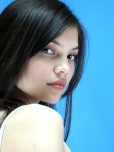 Rhian Ramos Height, Weight, Age, Body Measurement, Husband, DOB ...
